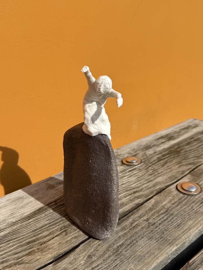 Skulptur i keramikk av Maria Øverbye | Neo Galleri – Neo Galleri ...