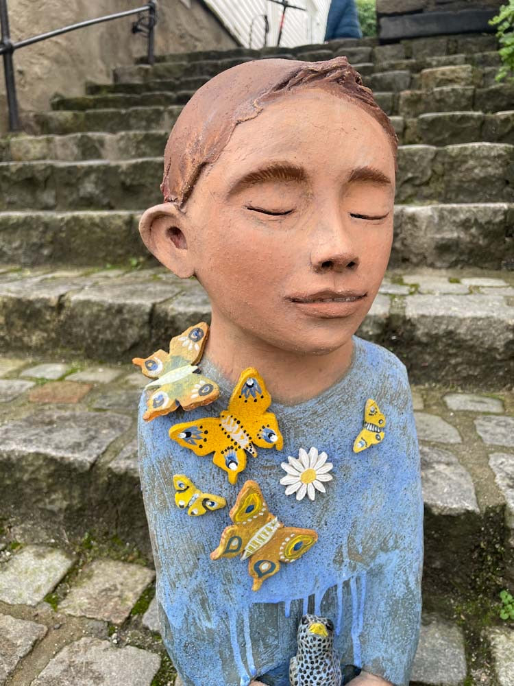 Skulptur i keramikk av Anu Allikas | Neo galleri – Neo Galleri - Kunst ...